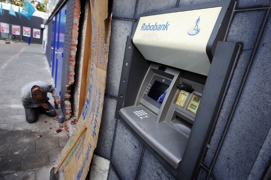 Opnieuw plofkraak bij Rabobank | Trouw