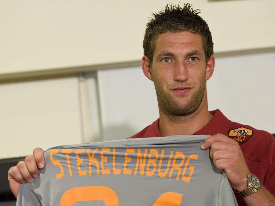 Stekelenburg krijgt rugnummer 24 bij AS Roma | Trouw