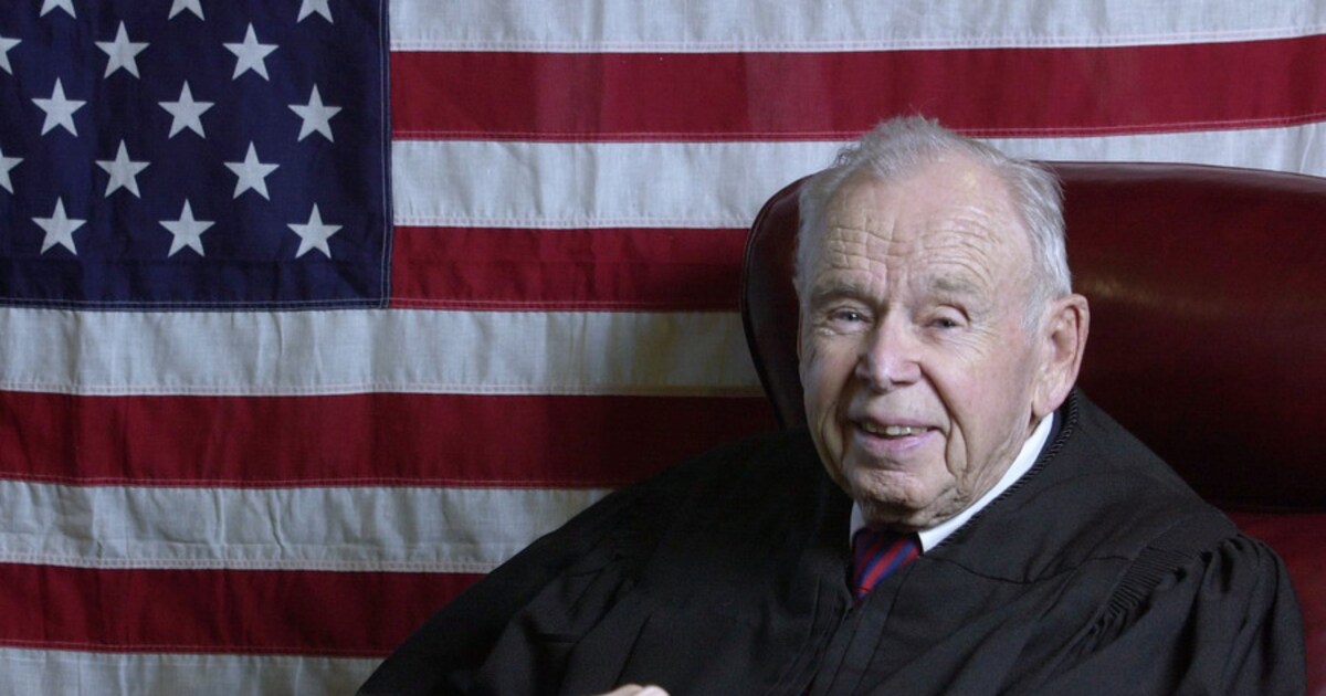 Oudste nog in functie zijnde rechter VS (104) overleden | Trouw