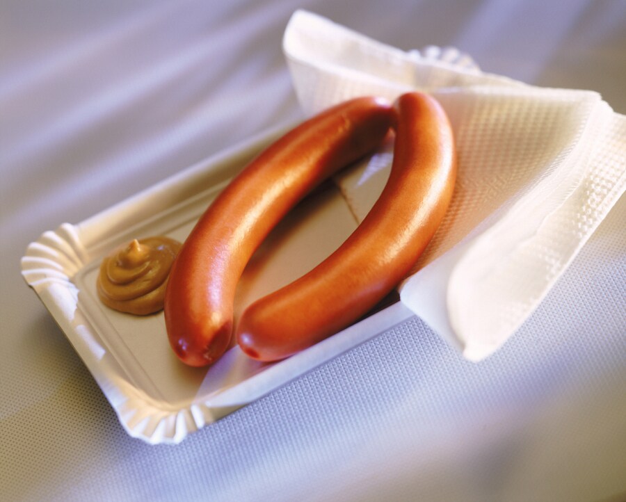 Velletje knakworst bijna duurder dan inhoud | Trouw