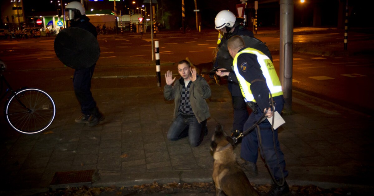 Werk- en gevangenisstraffen voor hooligans FC Utrecht | Trouw