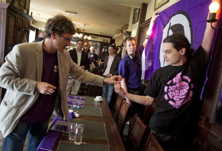 Peiling De Hond: D66 daalt, Piratenpartij haalt zetel | Trouw