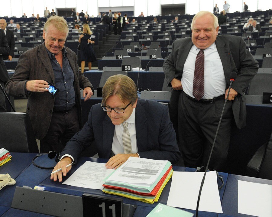 Verhofstadt wil federaal Europa omdat 'al die toppen niets opleveren ...