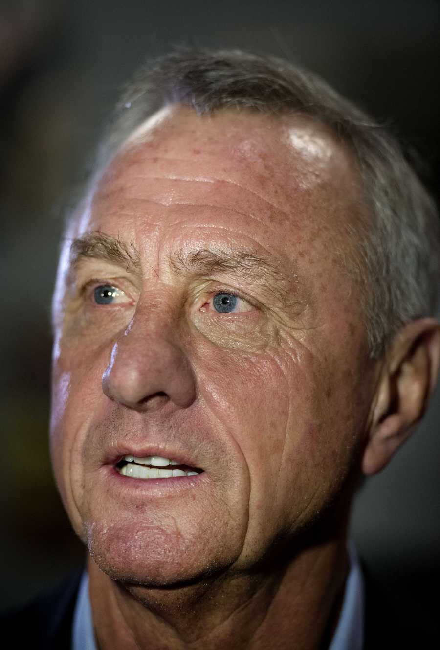 Raiola biedt Cruijff excuus aan voor 'demente eikel' | Trouw