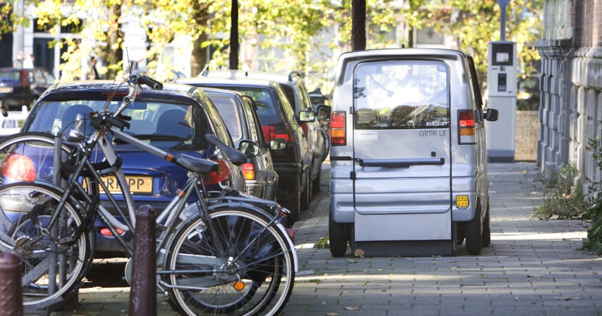 Politie schiet op gestolen gehandicaptenauto | Trouw