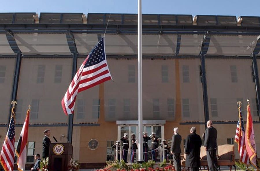 'Als VS Syrië aanvalt, bestookt Iran Amerikaanse ambassade in Bagdad ...