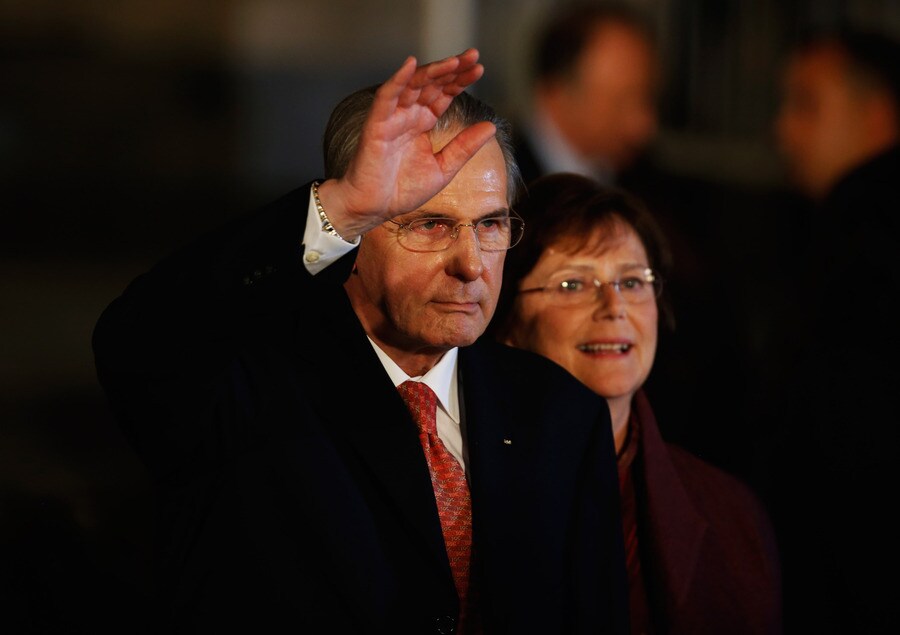 Emotionele Rogge belooft IOC 'stralende toekomst' | Trouw