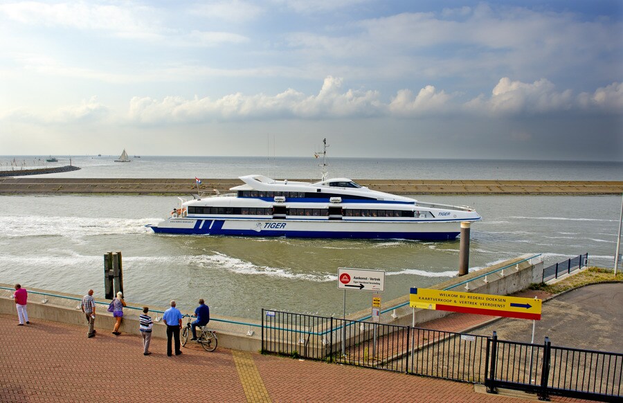 Vakbond stelt rederij Doeksen ultimatum | Trouw