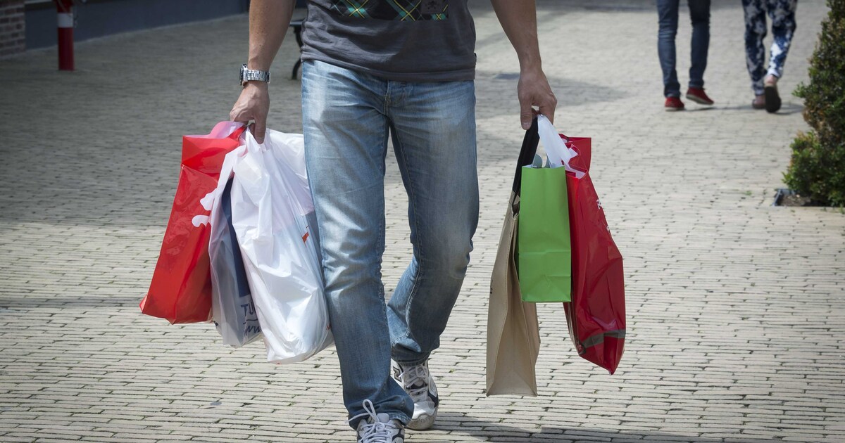 Verbod op gratis tasje groot succes | Trouw