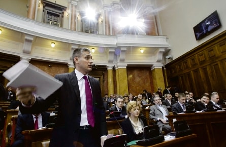 Servië stemt over spijtbetuiging | Trouw