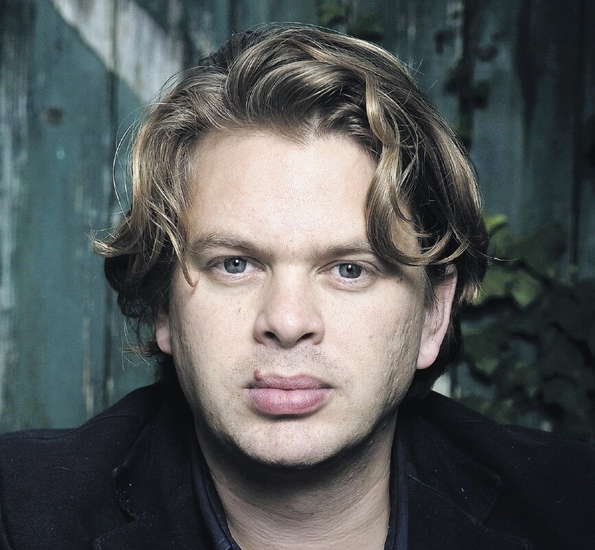 Filosoof Coen Simon pleit voor oppervlakkigheid | Trouw