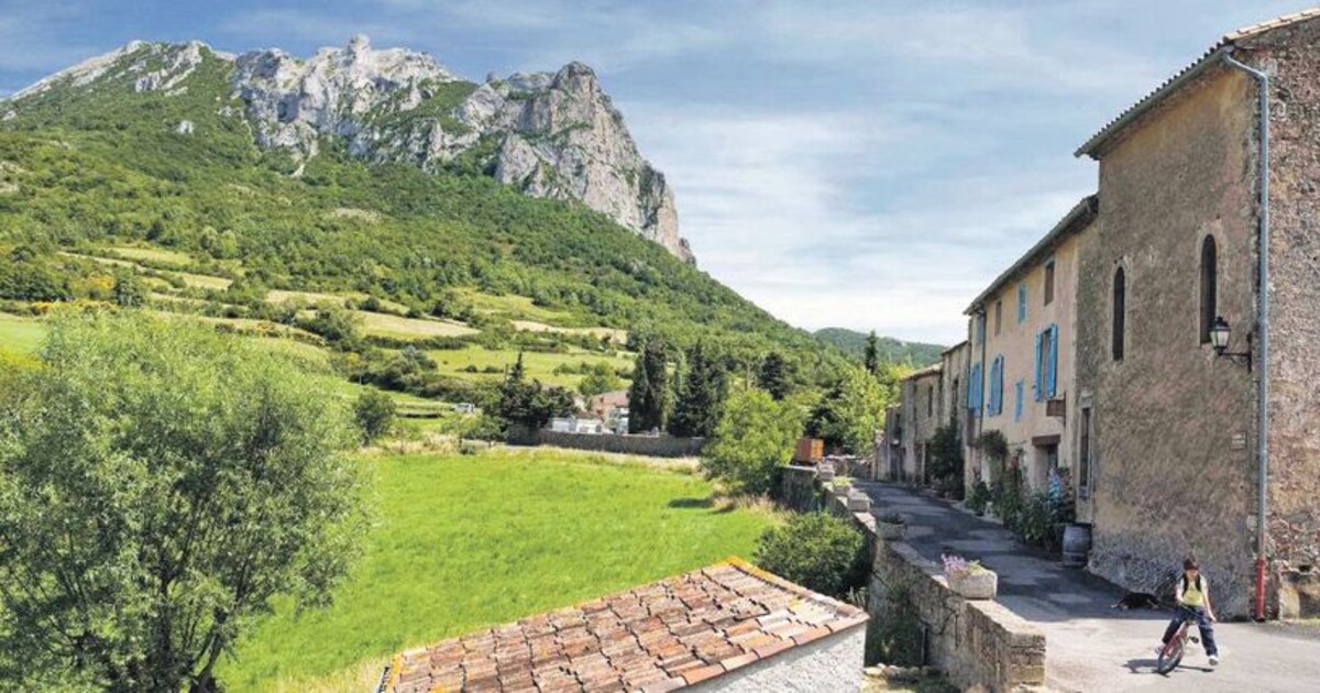 Bugarach zucht onder ufo-sage | Trouw