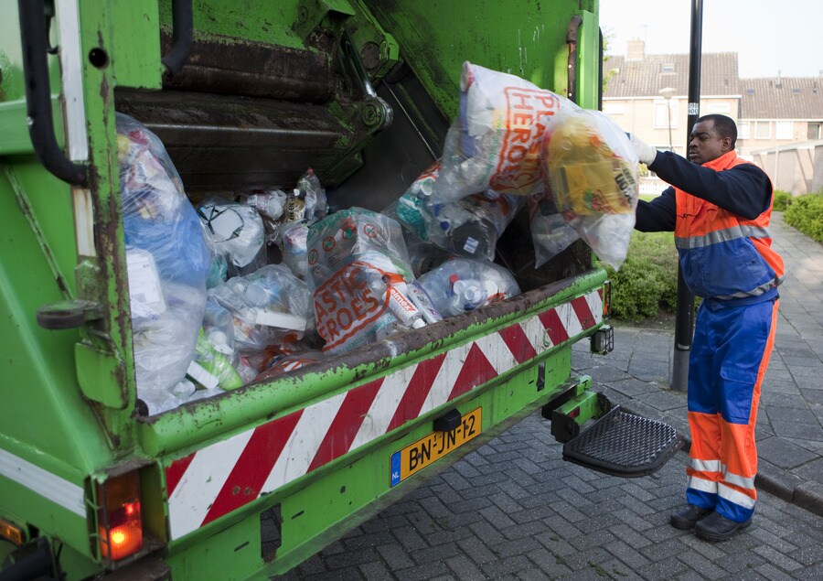 We leveren steeds meer plastic afval in voor hergebruik | Trouw