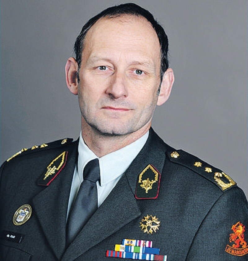 Krimpende landmacht komt soldaten tekort | Trouw