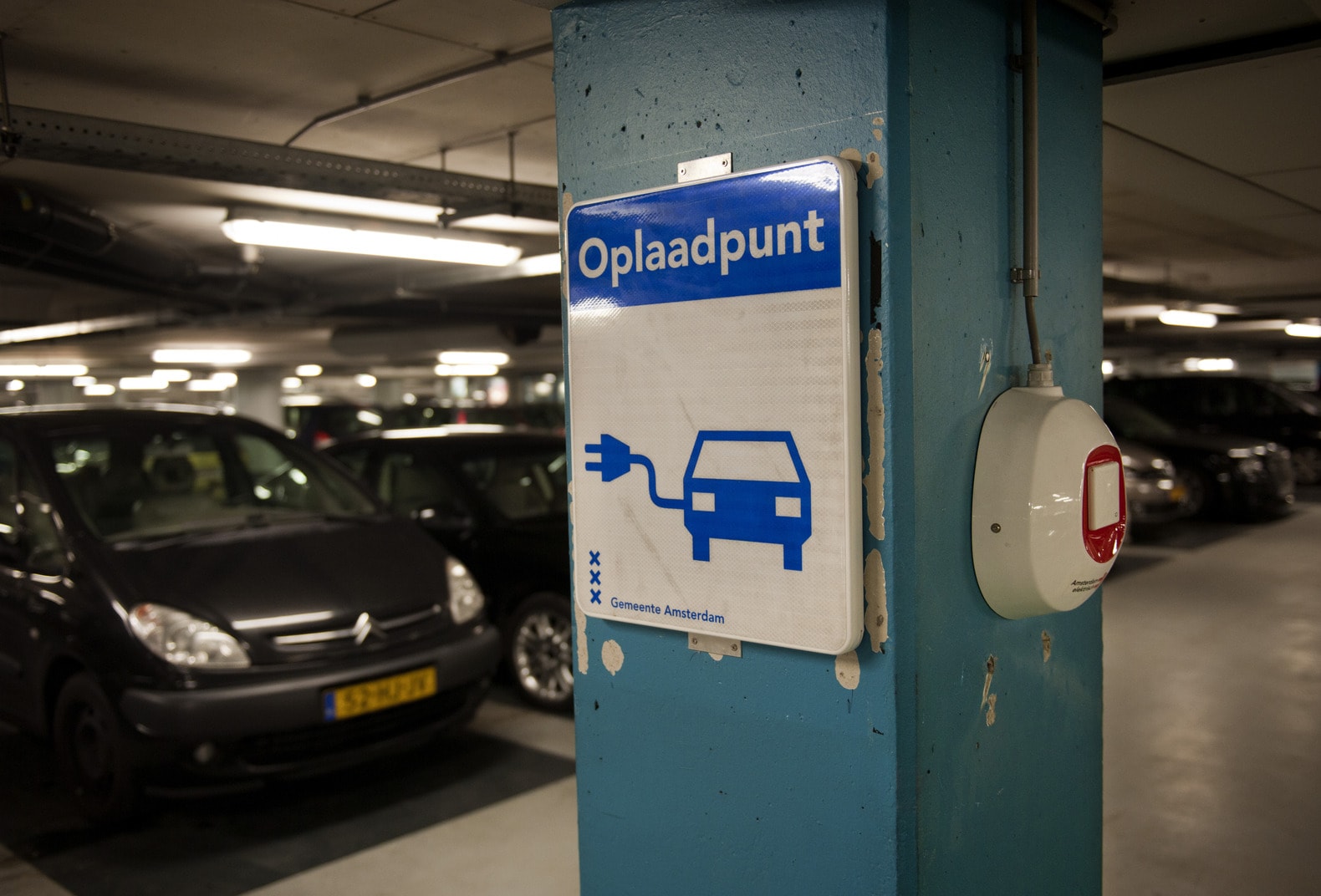 Rotterdam verdubbelt elektrische laadpunten | Trouw