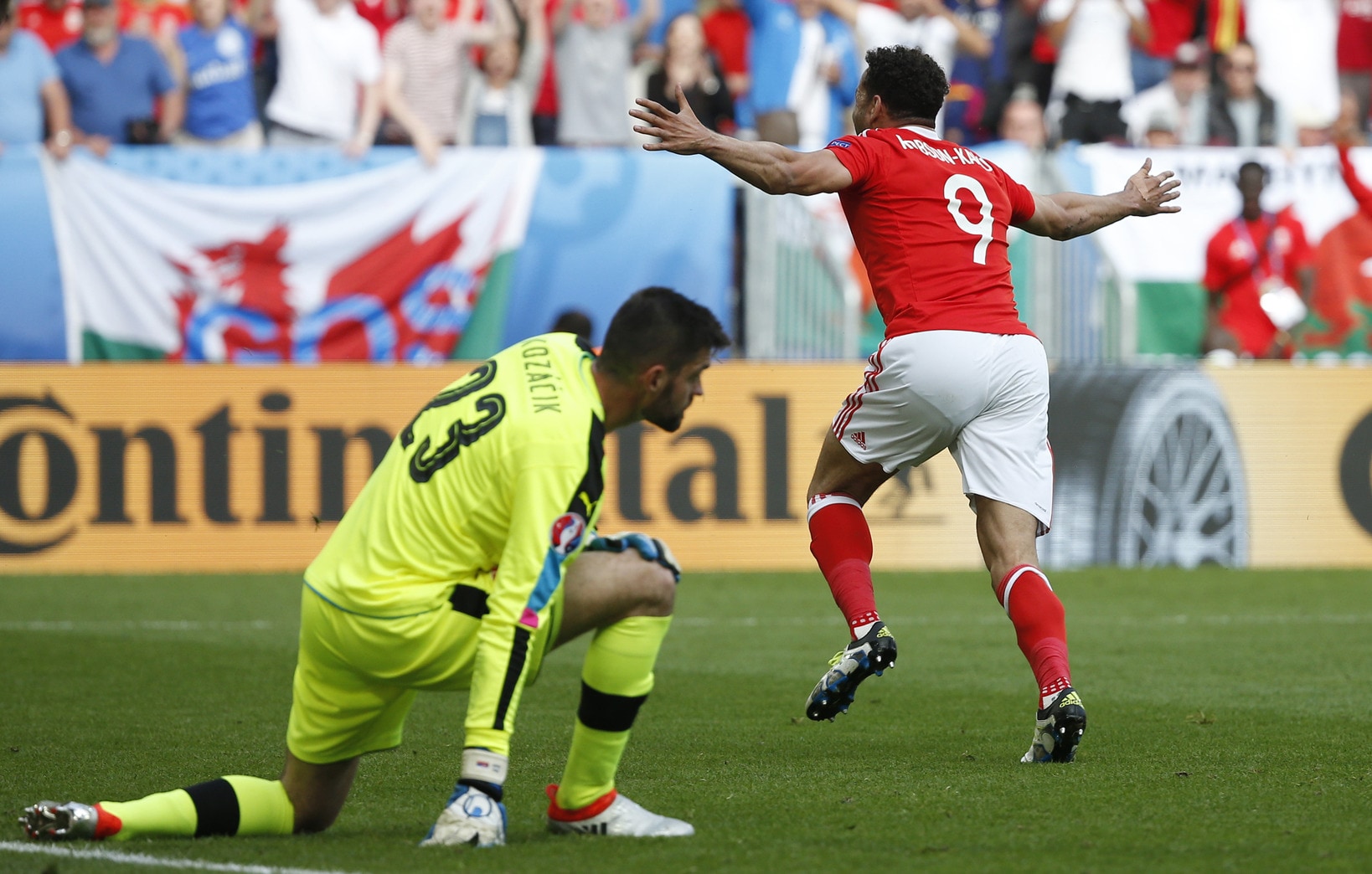 Debutant Wales wint eerste duel op EK | Trouw