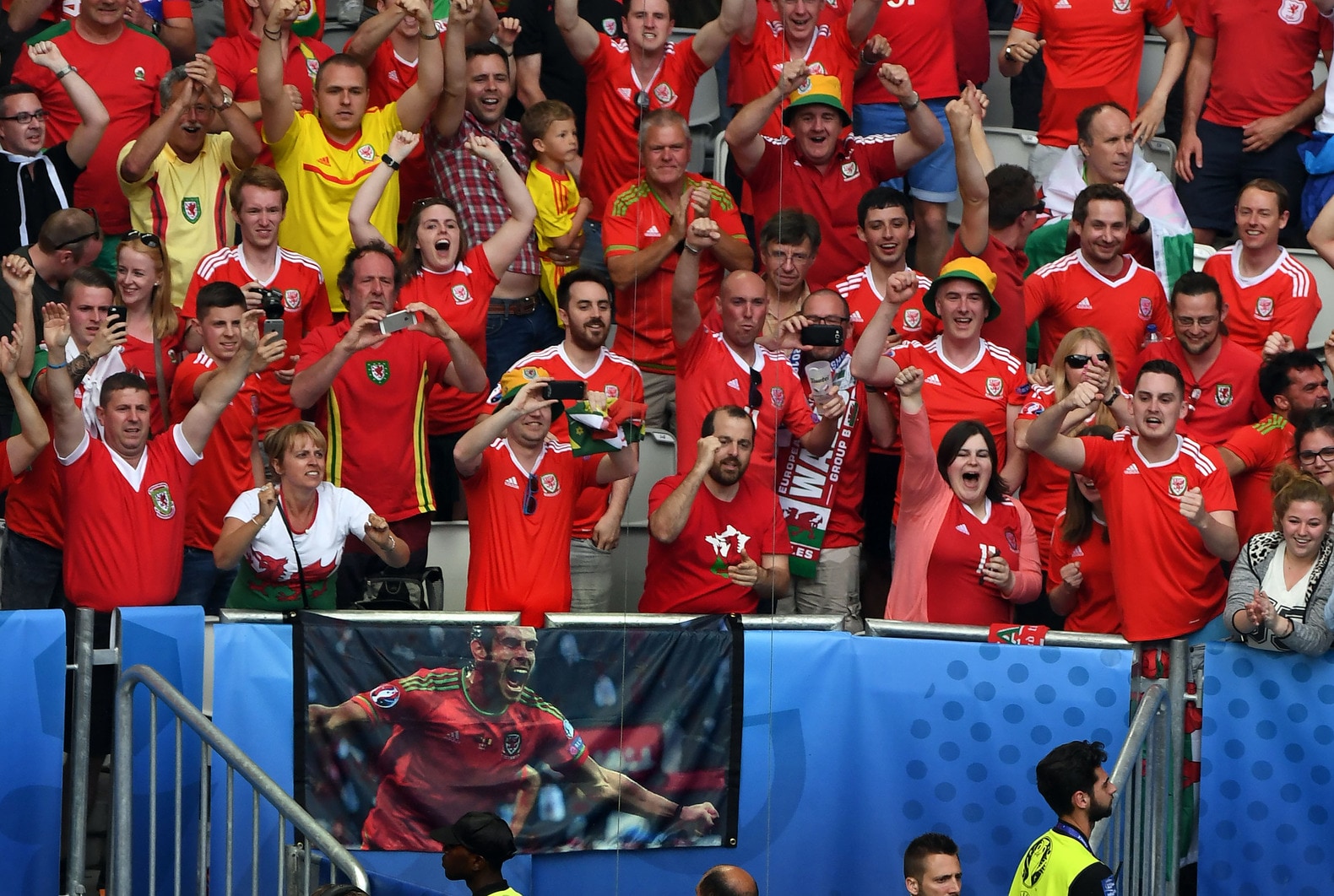 Debutant Wales wint eerste duel op EK | Trouw