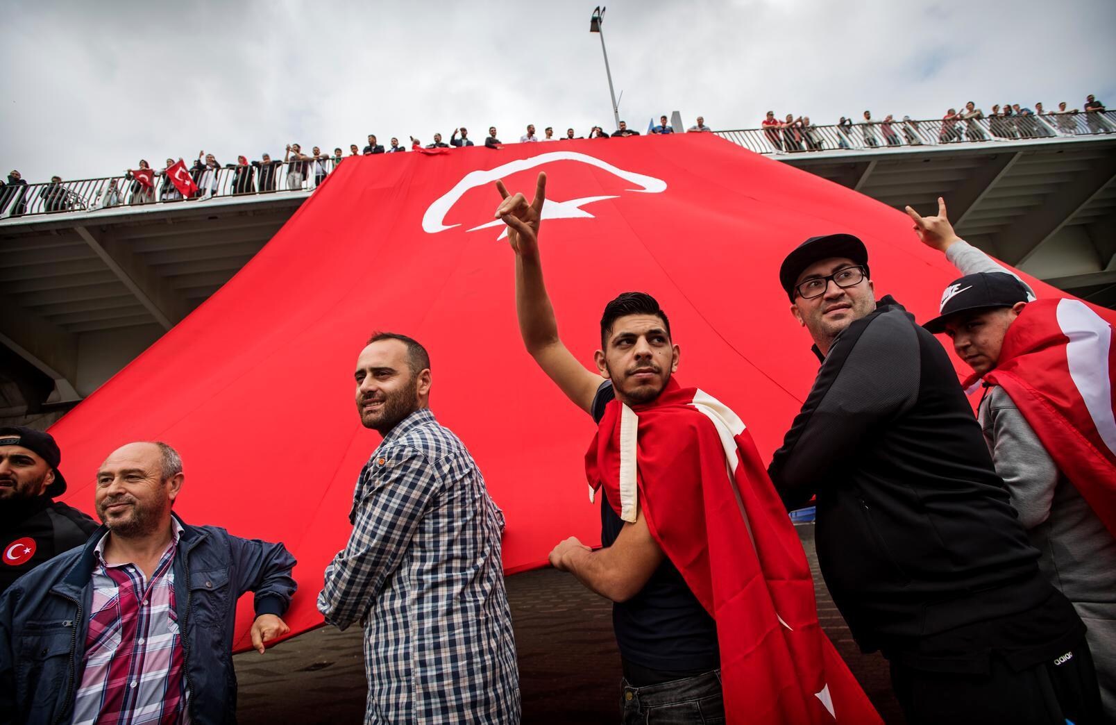 'Helft Turken in Nederland steunt Erdogan' | Trouw