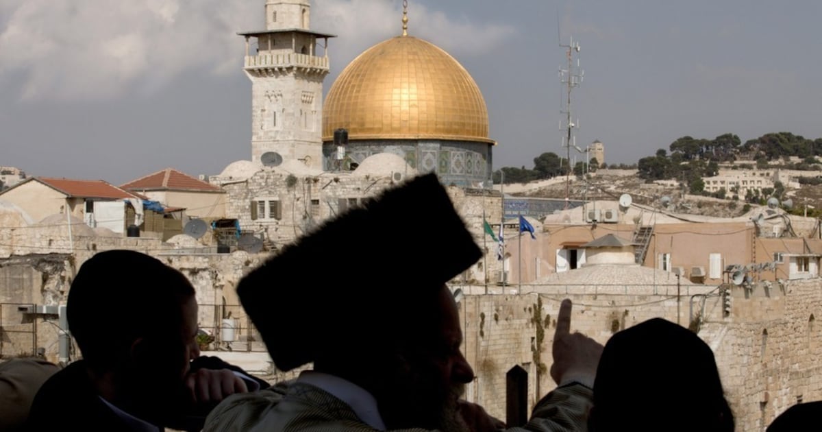 Palestijnen woedend: joden bidden nu ook op de Tempelberg | Trouw