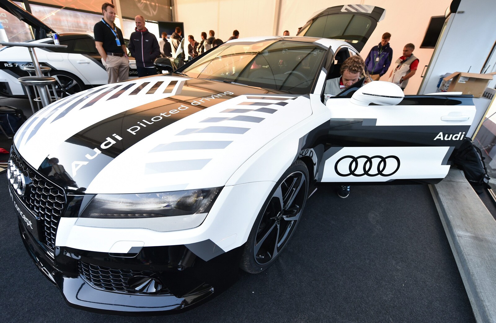 'Nederland moet leidend worden bij zelfrijdende auto' | Trouw