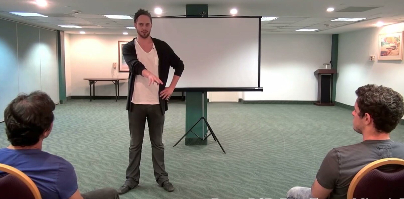 De rokkenjager die nergens meer welkom is | Trouw