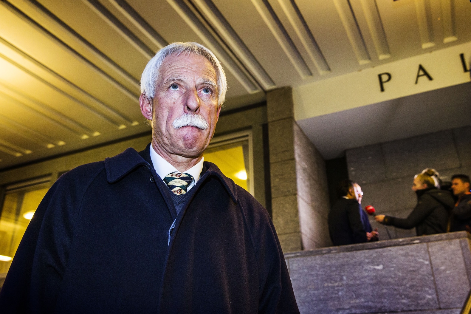 Karremans niet vervolgd voor oorlogsmisdaden | Trouw