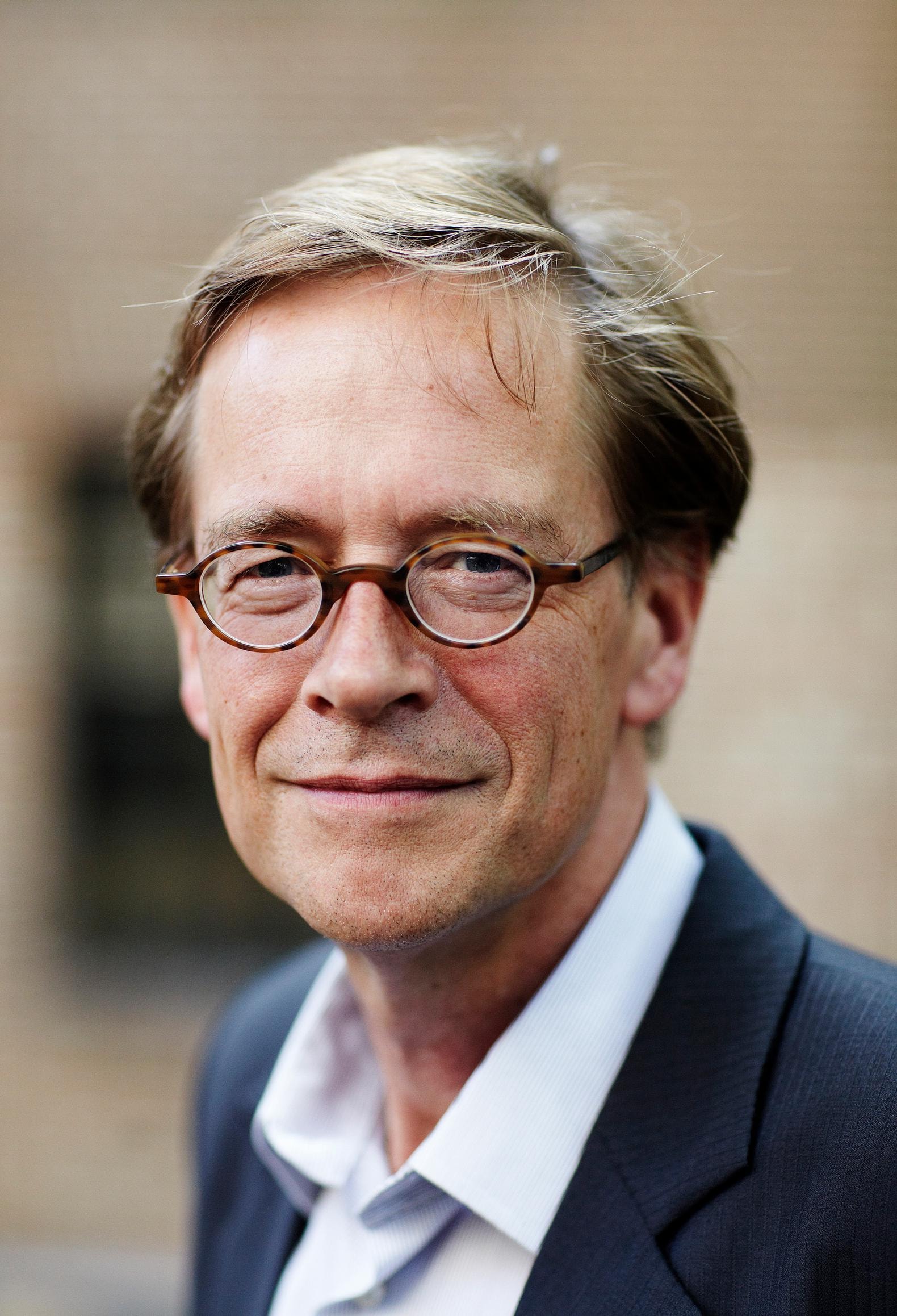 Het Westen moet op de knieën, zegt Hans Boutellier. ‘We moeten ons ...