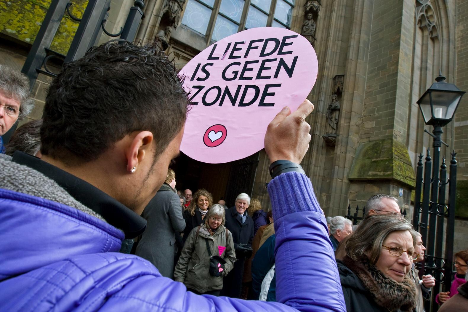 Geloof óf geaardheid, het mag geen keuze zijn | Trouw